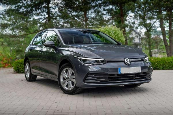 Grey Volkswagen Golf 2023 in Kaunas, with an engine capacity of 1.00 L and mileage of 120 thousand km for 15800 €, photo 2 on AUTOMOTO.COM.LV