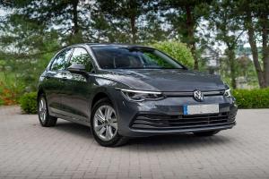 Grey Volkswagen Golf 2023 in Kaunas, with an engine capacity of 1.00 L and mileage of 120 thousand km for 15800 €, photo 3 on AUTOMOTO.COM.LV