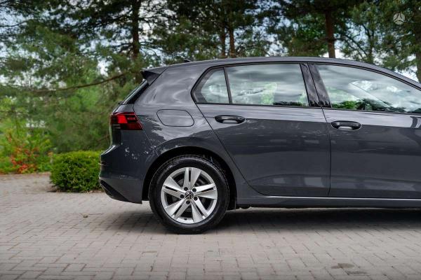 Grey Volkswagen Golf 2023 in Kaunas, with an engine capacity of 1.00 L and mileage of 120 thousand km for 15800 €, photo 4 on AUTOMOTO.COM.LV