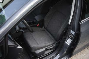Grey Volkswagen Golf 2023 in Kaunas, with an engine capacity of 1.00 L and mileage of 120 thousand km for 15800 €, photo 15 on AUTOMOTO.COM.LV