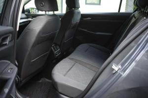 Grey Volkswagen Golf 2023 in Kaunas, with an engine capacity of 1.00 L and mileage of 120 thousand km for 15800 €, photo 29 on AUTOMOTO.COM.LV