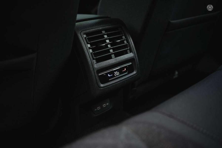 Grey Volkswagen Golf 2023 in Kaunas, with an engine capacity of 1.00 L and mileage of 120 thousand km for 15800 €, photo 30 on AUTOMOTO.COM.LV