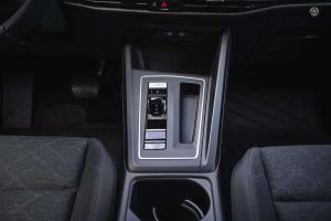 Grey Volkswagen Golf 2023 in Kaunas, with an engine capacity of 1.00 L and mileage of 120 thousand km for 15800 €, photo 36 on AUTOMOTO.COM.LV