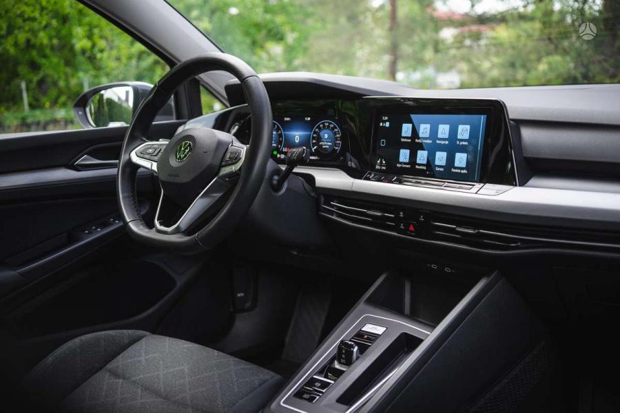 Grey Volkswagen Golf 2023 in Kaunas, with an engine capacity of 1.00 L and mileage of 120 thousand km for 15800 €, photo 37 on AUTOMOTO.COM.LV