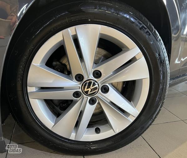 Pelēks Volkswagen Golf 2023 Avižieniai, ar dzinēja tilpumu 1.00 L un nobraukumu 68 tūkst. km par 15750 €, foto 6 vietnē AUTOMOTO.COM.LV