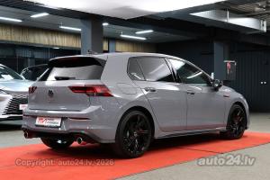 Pelēks Volkswagen Golf 2024 Tallina, ar dzinēja tilpumu 2.00 L un nobraukumu 43 tūkst. km par 32995 €, foto 2 vietnē AUTOMOTO.COM.LV