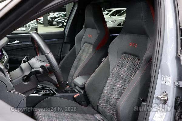 Grey Volkswagen Golf 2024 in Tallinn, with an engine capacity of 2.00 L and mileage of 43 thousand km for 32995 €, photo 9 on AUTOMOTO.COM.LV