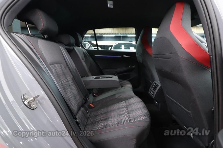 Pelēks Volkswagen Golf 2024 Tallina, ar dzinēja tilpumu 2.00 L un nobraukumu 43 tūkst. km par 32995 €, foto 10 vietnē AUTOMOTO.COM.LV