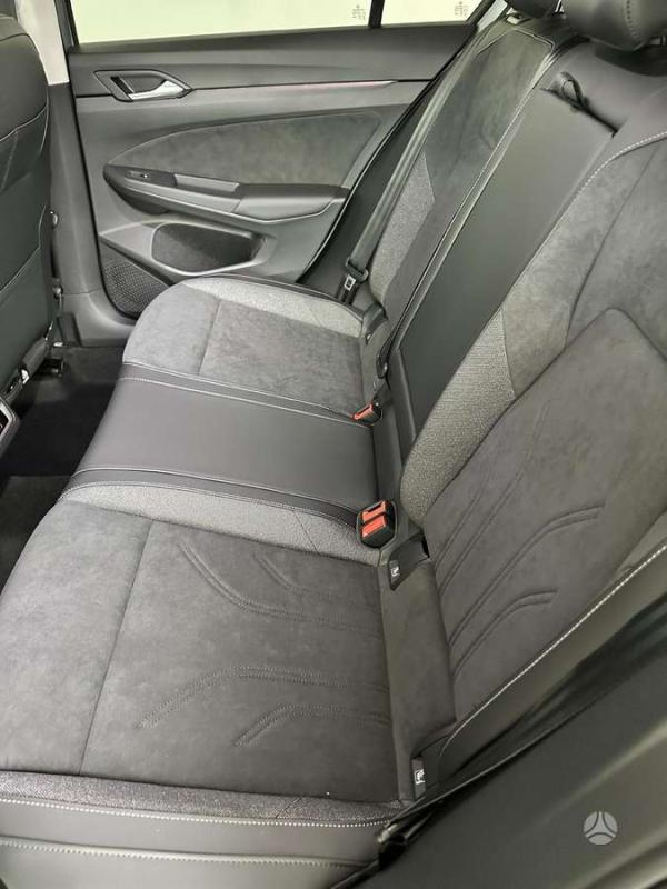 Pelēks Volkswagen Golf 2025 Šauļi, ar dzinēja tilpumu 1.50 L un nobraukumu 10 tūkst. km par 34999 €, foto 11 vietnē AUTOMOTO.COM.LV