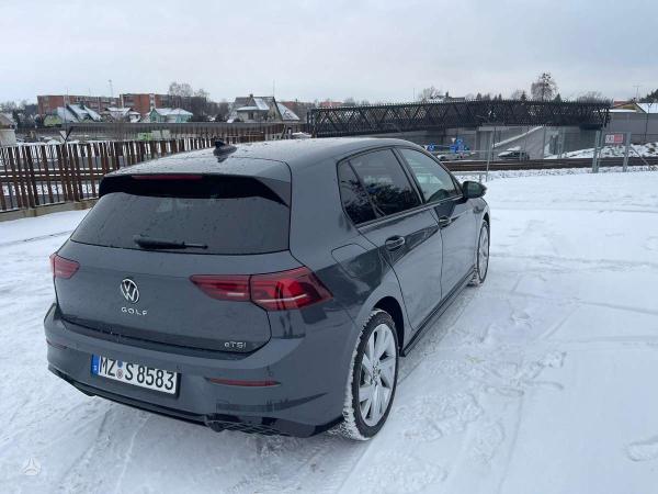 Pelēks Volkswagen Golf 2025 Marijampole, ar dzinēja tilpumu 1.50 L un nobraukumu 2 tūkst. km par 26000 €, foto 4 vietnē AUTOMOTO.COM.LV
