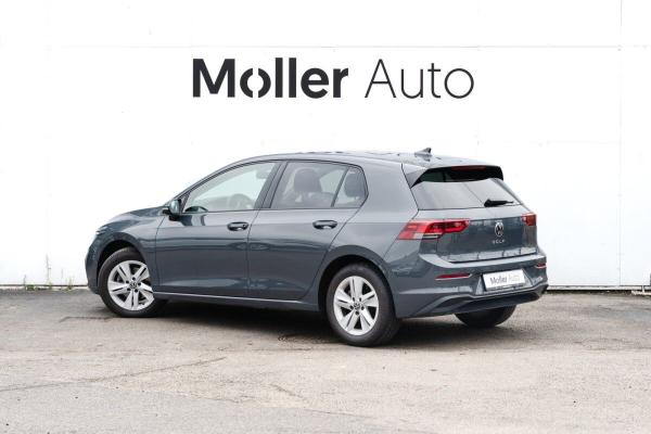 Pelēks Volkswagen Golf 2025 Rīga, ar dzinēja tilpumu 1.00 L un nobraukumu 13 tūkst. km par 24900 €, foto 3 vietnē AUTOMOTO.COM.LV