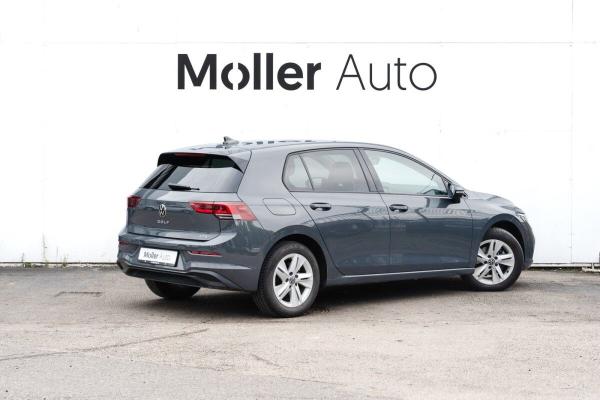 Pelēks Volkswagen Golf 2025 Rīga, ar dzinēja tilpumu 1.00 L un nobraukumu 13 tūkst. km par 24900 €, foto 4 vietnē AUTOMOTO.COM.LV