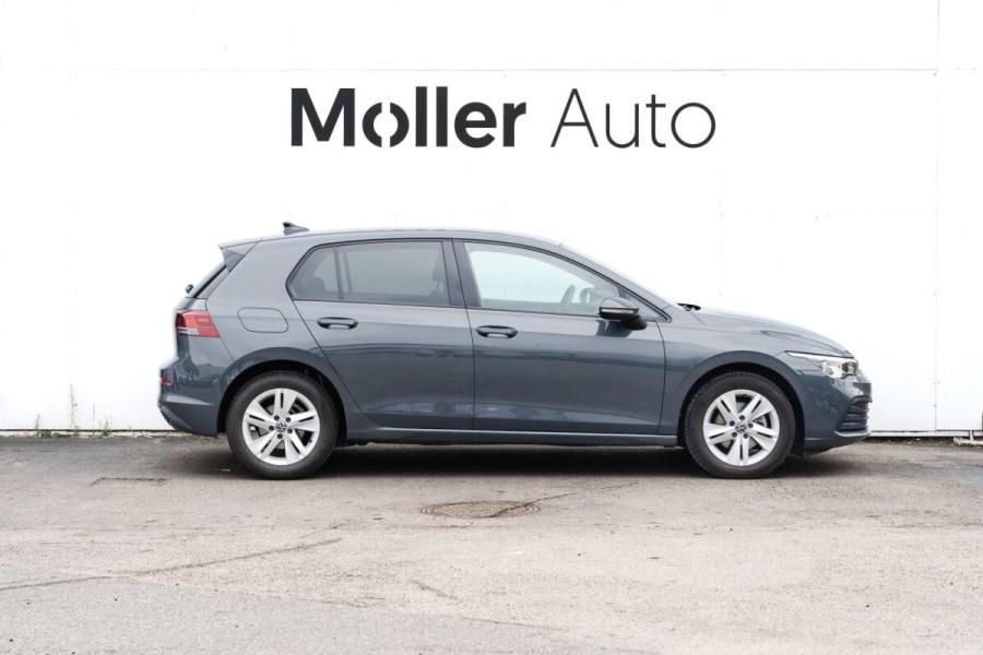 Pelēks Volkswagen Golf 2025 Rīga, ar dzinēja tilpumu 1.00 L un nobraukumu 13 tūkst. km par 24900 €, foto 6 vietnē AUTOMOTO.COM.LV