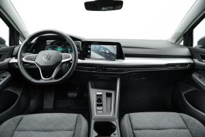 Pelēks Volkswagen Golf 2025 Rīga, ar dzinēja tilpumu 1.00 L un nobraukumu 13 tūkst. km par 24900 €, foto 28 vietnē AUTOMOTO.COM.LV