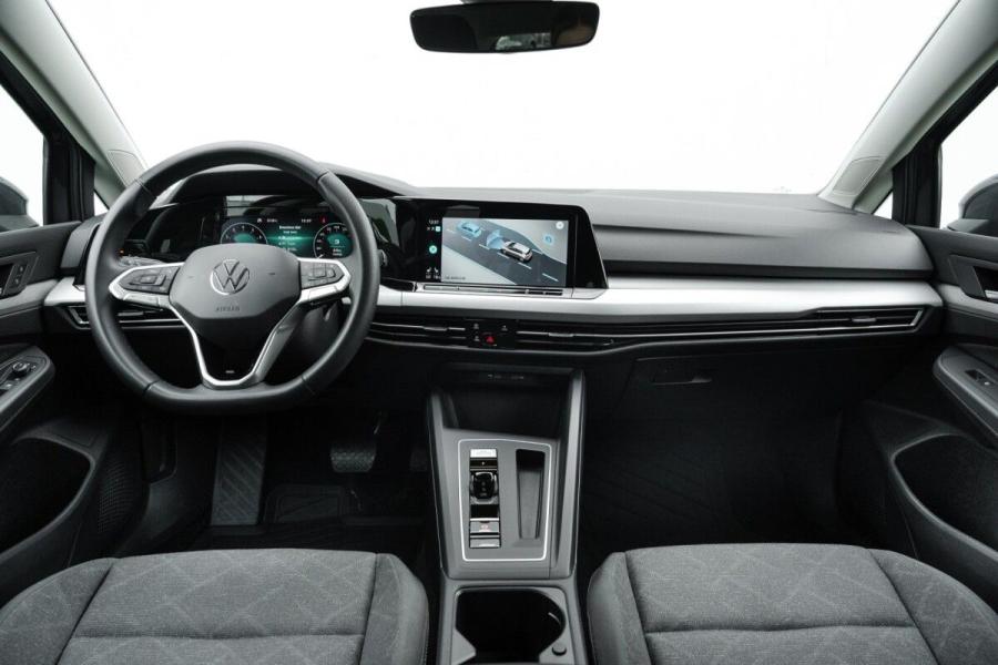 Pelēks Volkswagen Golf 2025 Rīga, ar dzinēja tilpumu 1.00 L un nobraukumu 13 tūkst. km par 24900 €, foto 28 vietnē AUTOMOTO.COM.LV