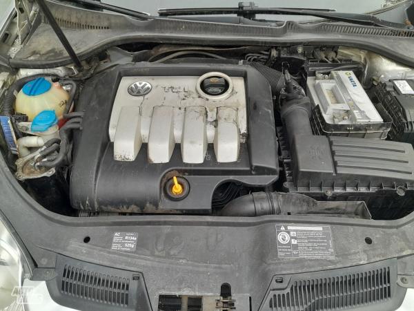 Pelēks Volkswagen Golf 2005 Marijampole, ar dzinēja tilpumu 1.90 L un nobraukumu 394 tūkst. km par 999 €, foto 7 vietnē AUTOMOTO.COM.LV