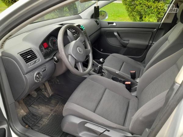Pelēks Volkswagen Golf 2005 Marijampole, ar dzinēja tilpumu 1.90 L un nobraukumu 394 tūkst. km par 999 €, foto 8 vietnē AUTOMOTO.COM.LV