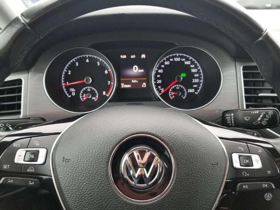 Grey Volkswagen Golf 2016 in Kaunas, with an engine capacity of 1.20 L and mileage of 213 thousand km for 8650 €, photo 11 on AUTOMOTO.COM.LV