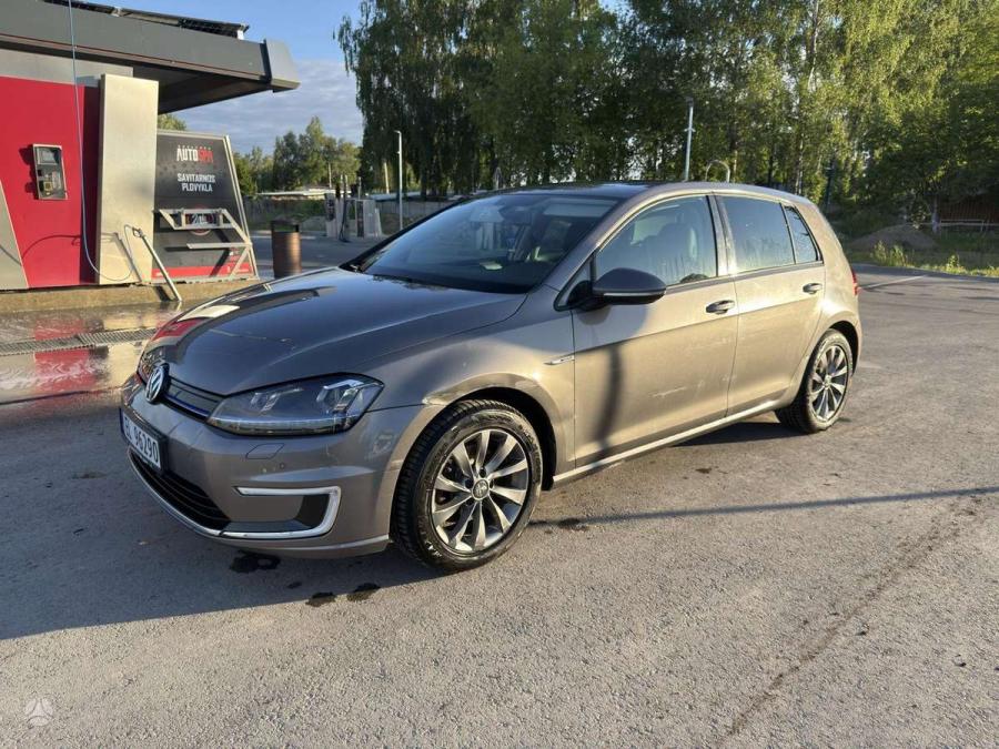 Pelēks Volkswagen Golf 2016 Panevēža, ar dzinēja tilpumu 0.00 L un nobraukumu 204 tūkst. km par 4600 €, foto 6 vietnē AUTOMOTO.COM.LV