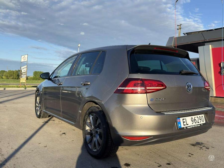 Pelēks Volkswagen Golf 2016 Panevēža, ar dzinēja tilpumu 0.00 L un nobraukumu 204 tūkst. km par 4600 €, foto 8 vietnē AUTOMOTO.COM.LV