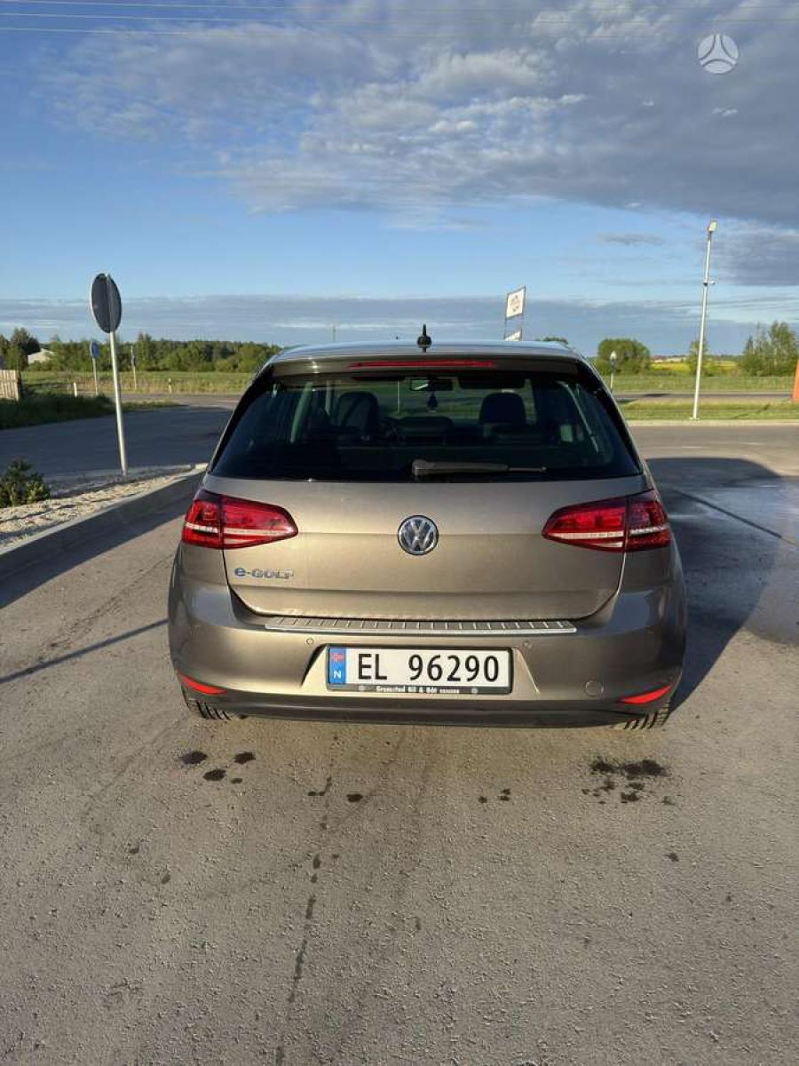 Pelēks Volkswagen Golf 2016 Panevēža, ar dzinēja tilpumu 0.00 L un nobraukumu 204 tūkst. km par 4600 €, foto 9 vietnē AUTOMOTO.COM.LV