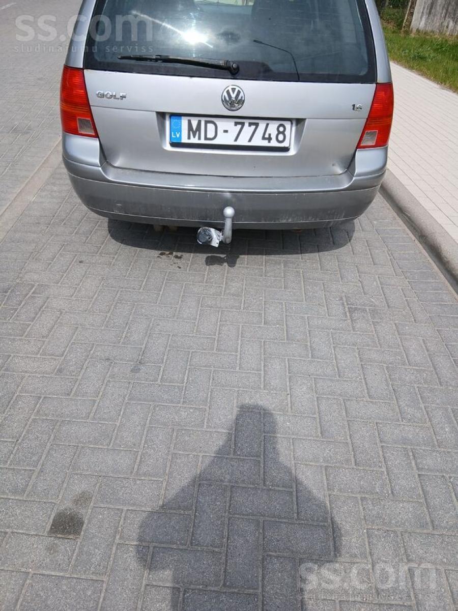 Grey Volkswagen Golf 2002 in Kuldiga, with an engine capacity of 1.60 L and mileage of 317 thousand km for 1060 €, photo 4 on AUTOMOTO.COM.LV