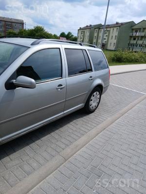 Grey Volkswagen Golf 2002 in Kuldiga, with an engine capacity of 1.60 L and mileage of 317 thousand km for 1060 €, photo 6 on AUTOMOTO.COM.LV