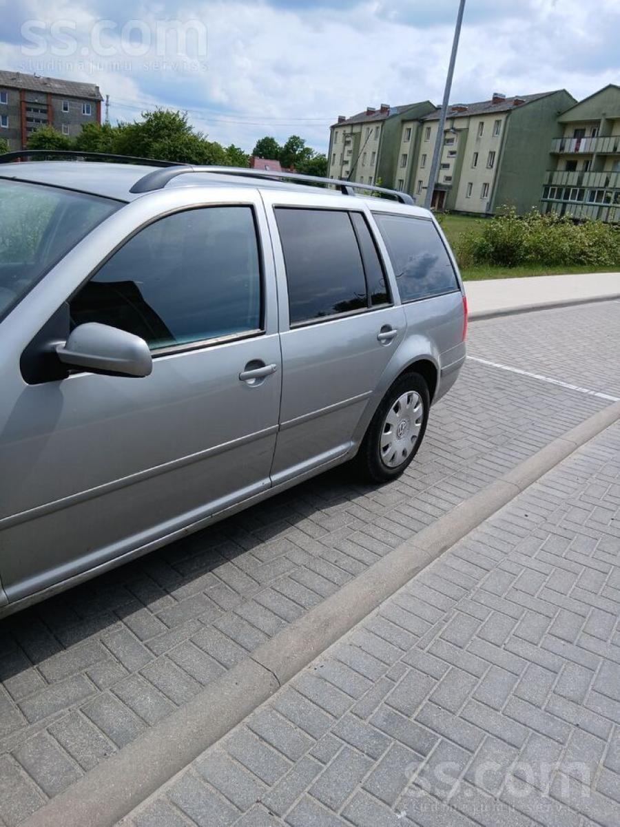 Grey Volkswagen Golf 2002 in Kuldiga, with an engine capacity of 1.60 L and mileage of 317 thousand km for 1060 €, photo 6 on AUTOMOTO.COM.LV
