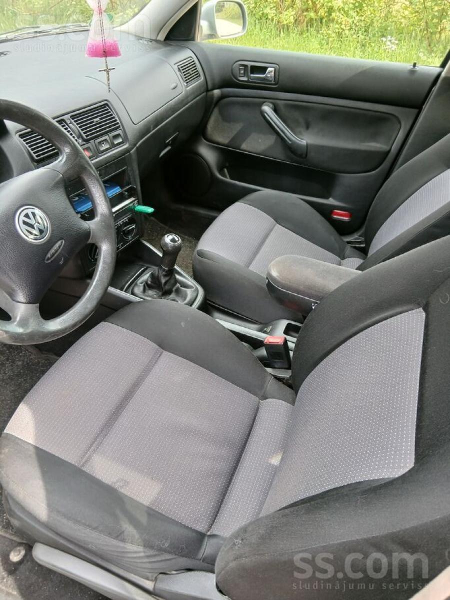 Grey Volkswagen Golf 2002 in Kuldiga, with an engine capacity of 1.60 L and mileage of 317 thousand km for 1060 €, photo 7 on AUTOMOTO.COM.LV