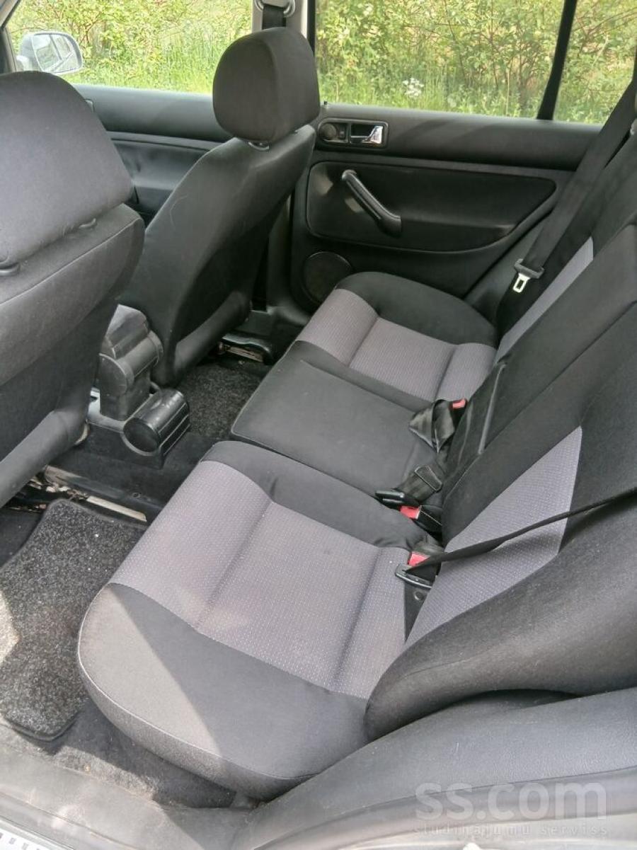 Grey Volkswagen Golf 2002 in Kuldiga, with an engine capacity of 1.60 L and mileage of 317 thousand km for 1060 €, photo 8 on AUTOMOTO.COM.LV