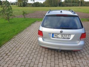 Grey Volkswagen Golf 2009 in Aluksne, with an engine capacity of 1.90 L and mileage of 387 thousand km for 1550 €, photo 4 on AUTOMOTO.COM.LV
