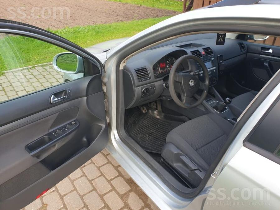 Grey Volkswagen Golf 2009 in Aluksne, with an engine capacity of 1.90 L and mileage of 387 thousand km for 1550 €, photo 6 on AUTOMOTO.COM.LV