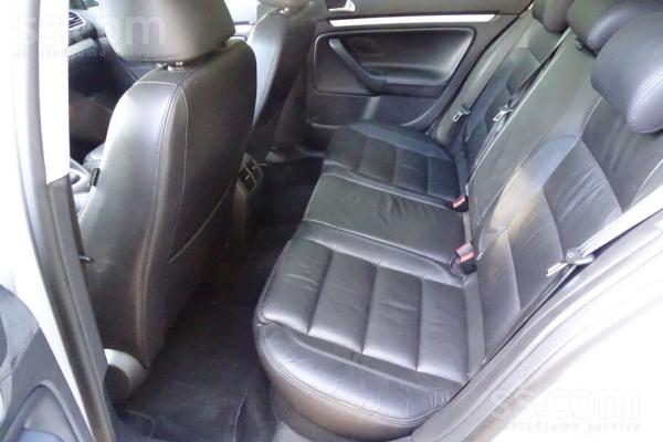 Grey Volkswagen Golf 2012 in Madona, with an engine capacity of 2.00 L and mileage of 278 thousand km for 3500 €, photo 6 on AUTOMOTO.COM.LV