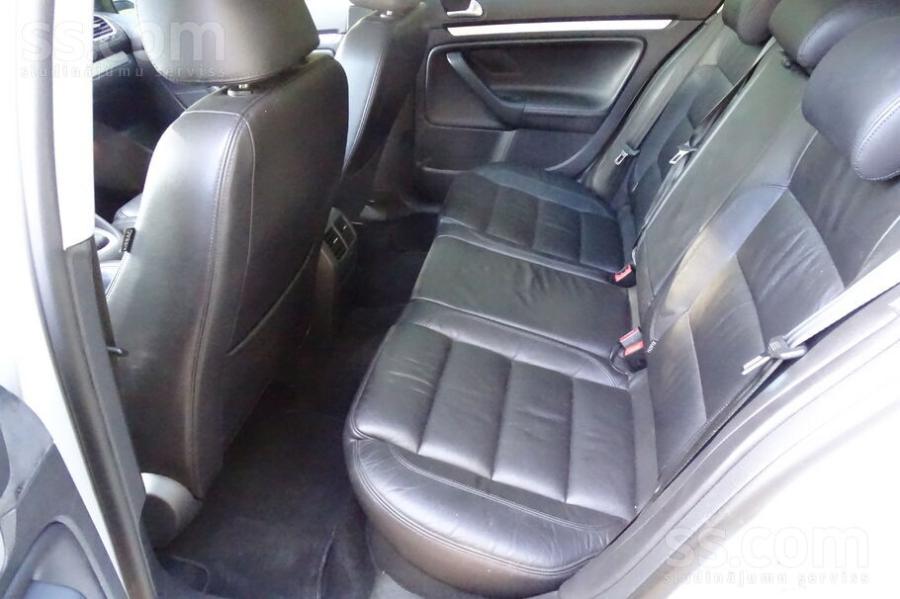 Grey Volkswagen Golf 2012 in Madona, with an engine capacity of 2.00 L and mileage of 278 thousand km for 3500 €, photo 7 on AUTOMOTO.COM.LV