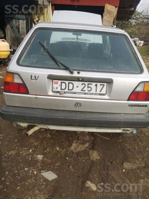 Grey Volkswagen Golf 1987 in Tukums, with an engine capacity of 1.60 L and mileage of 242 thousand km for 600 €, photo 4 on AUTOMOTO.COM.LV