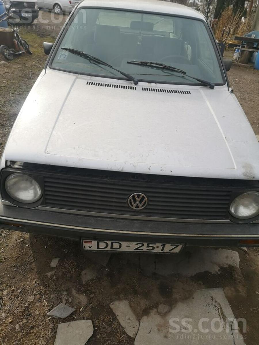 Grey Volkswagen Golf 1987 in Tukums, with an engine capacity of 1.60 L and mileage of 242 thousand km for 600 €, photo 5 on AUTOMOTO.COM.LV
