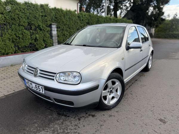 Grey Volkswagen Golf 1998 in Kaunas, with an engine capacity of 1.60 L and mileage of 320 thousand km for 1000 €, photo 1 on AUTOMOTO.COM.LV