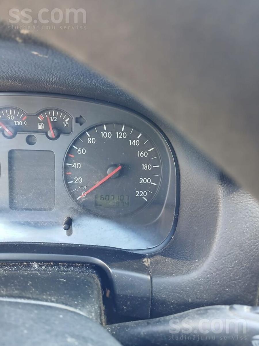 Grey Volkswagen Golf 2000 in Riga, with an engine capacity of 1.90 L and mileage of 607 thousand km for 1000 €, photo 9 on AUTOMOTO.COM.LV