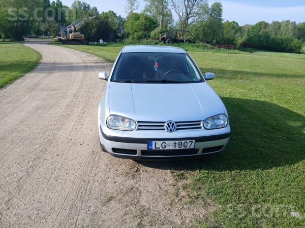 Grey Volkswagen Golf 2001 in Liepaja, with an engine capacity of 1.40 L and mileage of 261 thousand km for 1300 €, photo 4 on AUTOMOTO.COM.LV