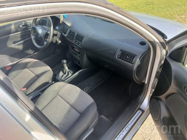 Grey Volkswagen Golf 2001 in Liepaja, with an engine capacity of 1.40 L and mileage of 261 thousand km for 1300 €, photo 6 on AUTOMOTO.COM.LV