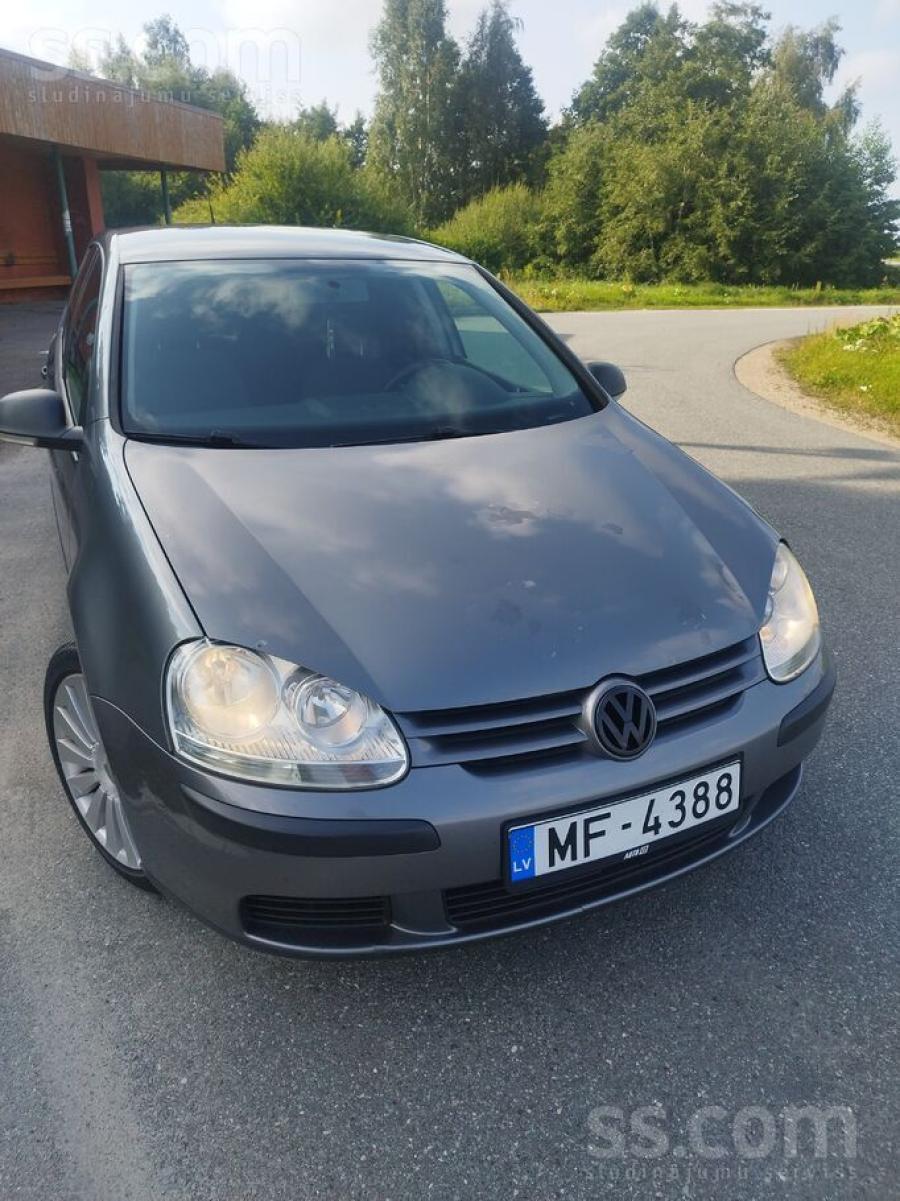 Pelēks Volkswagen Golf 2005 Liepāja, ar dzinēja tilpumu 1.90 L un nobraukumu 368 tūkst. km par 970 €, foto 1 vietnē AUTOMOTO.COM.LV