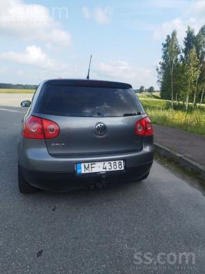Pelēks Volkswagen Golf 2005 Liepāja, ar dzinēja tilpumu 1.90 L un nobraukumu 368 tūkst. km par 970 €, foto 4 vietnē AUTOMOTO.COM.LV