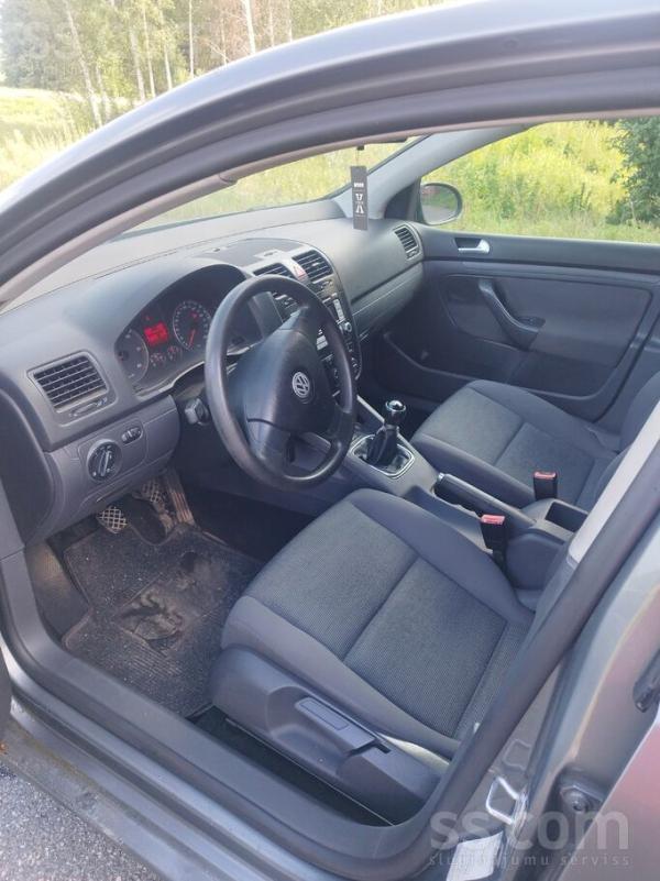 Pelēks Volkswagen Golf 2005 Liepāja, ar dzinēja tilpumu 1.90 L un nobraukumu 368 tūkst. km par 970 €, foto 6 vietnē AUTOMOTO.COM.LV