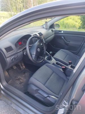 Pelēks Volkswagen Golf 2005 Liepāja, ar dzinēja tilpumu 1.90 L un nobraukumu 368 tūkst. km par 970 €, foto 7 vietnē AUTOMOTO.COM.LV