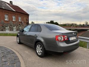 Pelēks Volkswagen Golf 2006 Daugavpils, ar dzinēja tilpumu 1.60 L un nobraukumu 351 tūkst. km par 1650 €, foto 4 vietnē AUTOMOTO.COM.LV