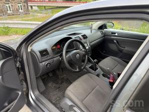 Pelēks Volkswagen Golf 2006 Daugavpils, ar dzinēja tilpumu 1.60 L un nobraukumu 351 tūkst. km par 1650 €, foto 10 vietnē AUTOMOTO.COM.LV