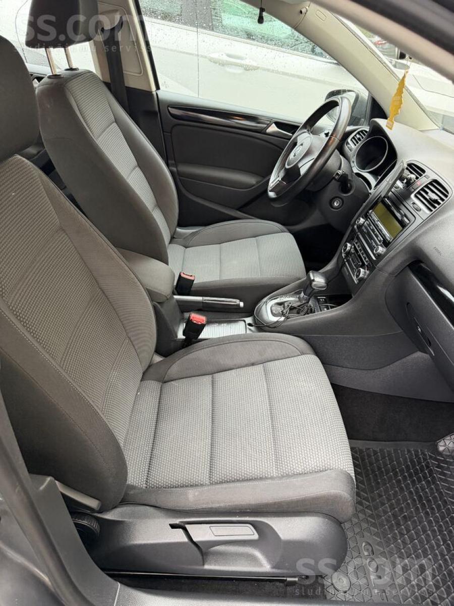 Grey Volkswagen Golf 2009 in Liepaja, with an engine capacity of 1.40 L and mileage of 253 thousand km for 3300 €, photo 7 on AUTOMOTO.COM.LV