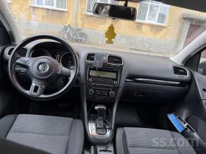 Grey Volkswagen Golf 2009 in Liepaja, with an engine capacity of 1.40 L and mileage of 253 thousand km for 3300 €, photo 8 on AUTOMOTO.COM.LV