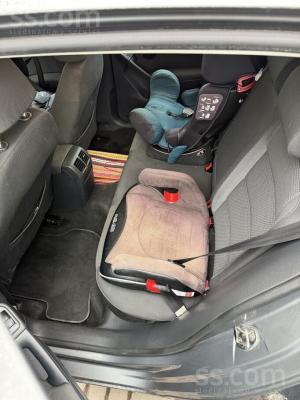 Grey Volkswagen Golf 2009 in Liepaja, with an engine capacity of 1.40 L and mileage of 253 thousand km for 3300 €, photo 9 on AUTOMOTO.COM.LV