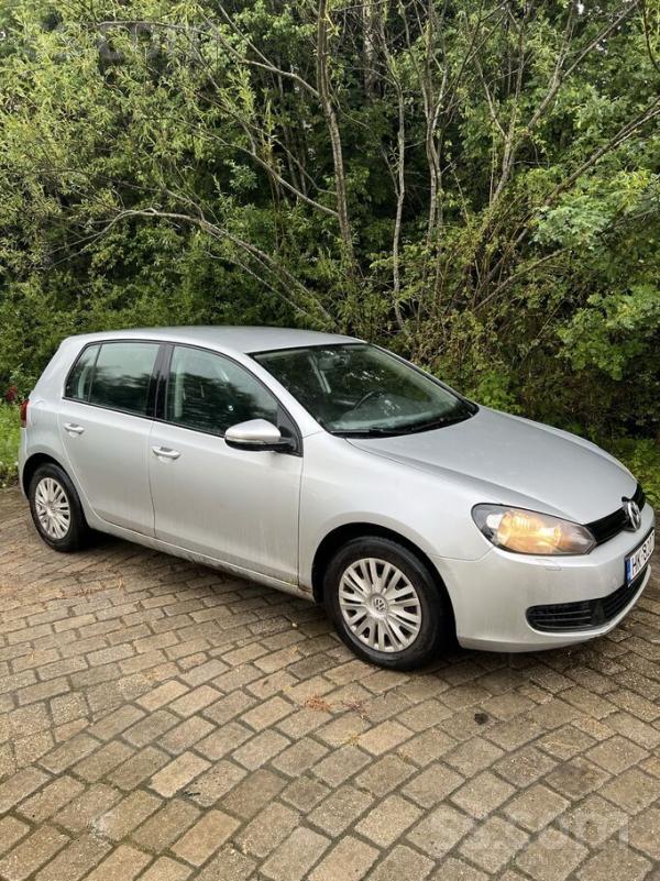 Pelēks Volkswagen Golf 2010 Rīga, ar dzinēja tilpumu 1.40 L un nobraukumu 236 tūkst. km par 2400 €, foto 2 vietnē AUTOMOTO.COM.LV